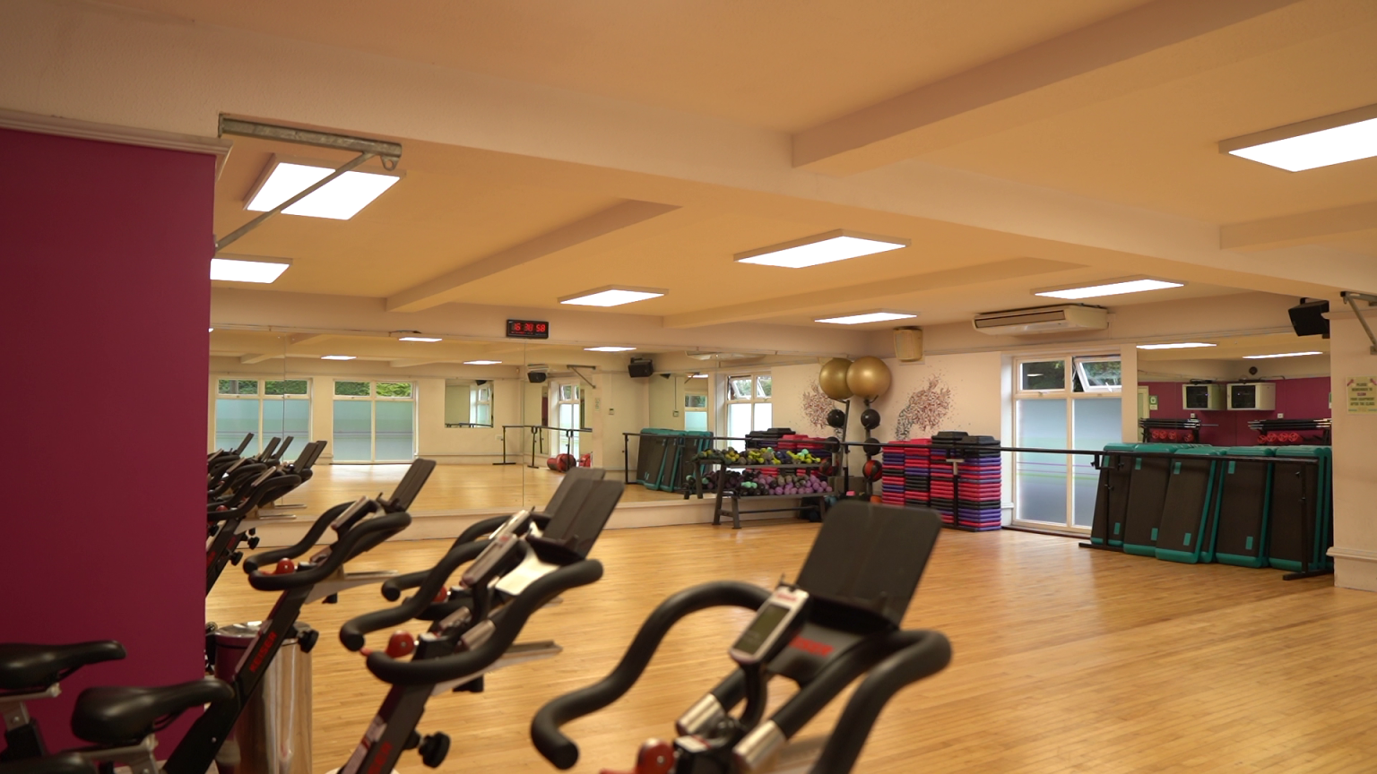 Facilities - Winchester Racquets and Fitness